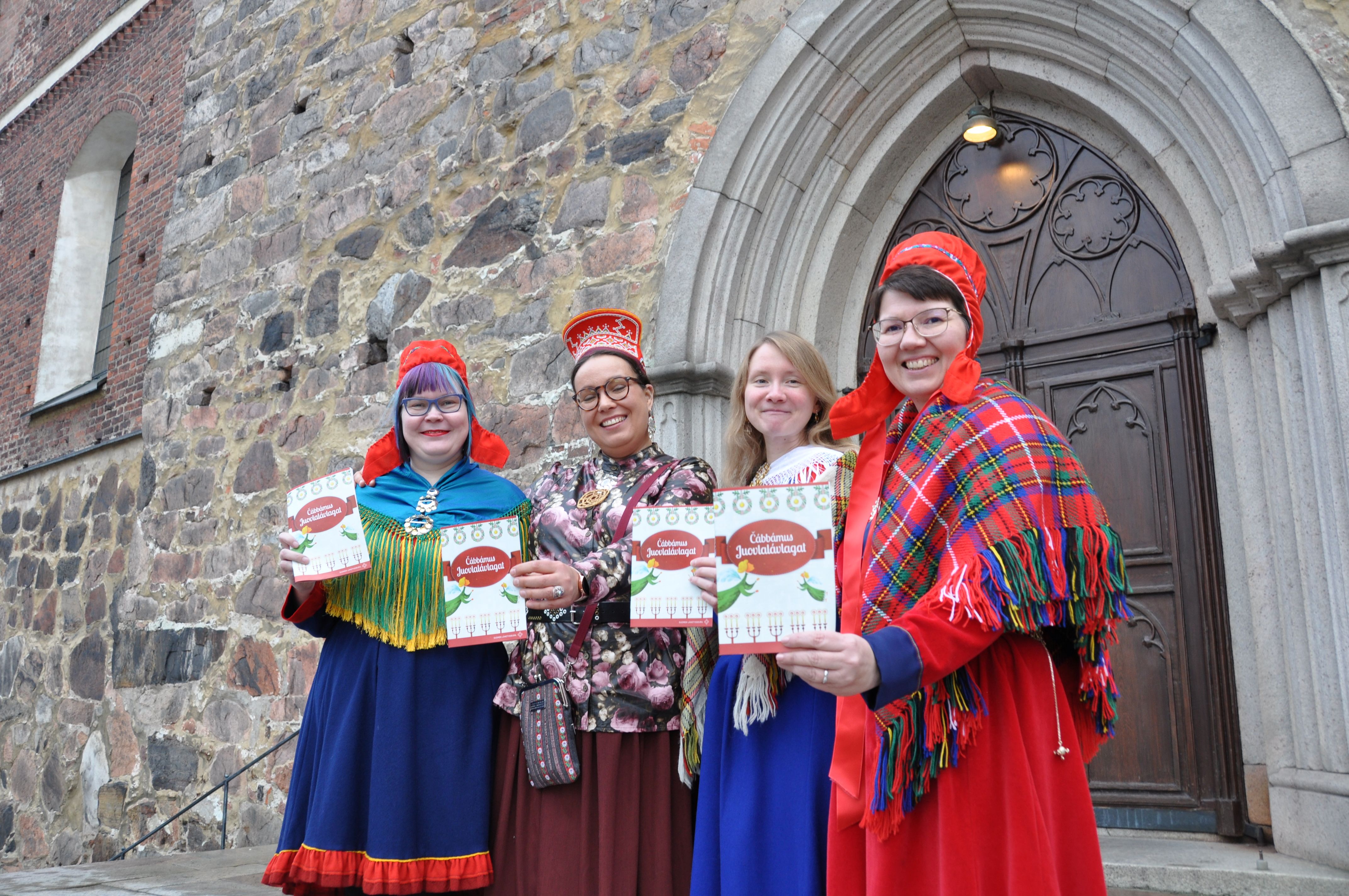 Saamenkieliset Kauneimmat Joululaulut kutsuvat yhteiseen juhlaan ...